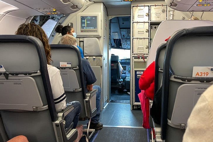 Allegiant vs Spirit: Full Airline Comparison (With Seats)